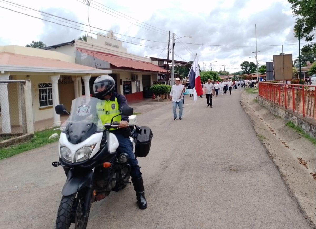 Caminata en el distrito de Macaracas – AMUPA